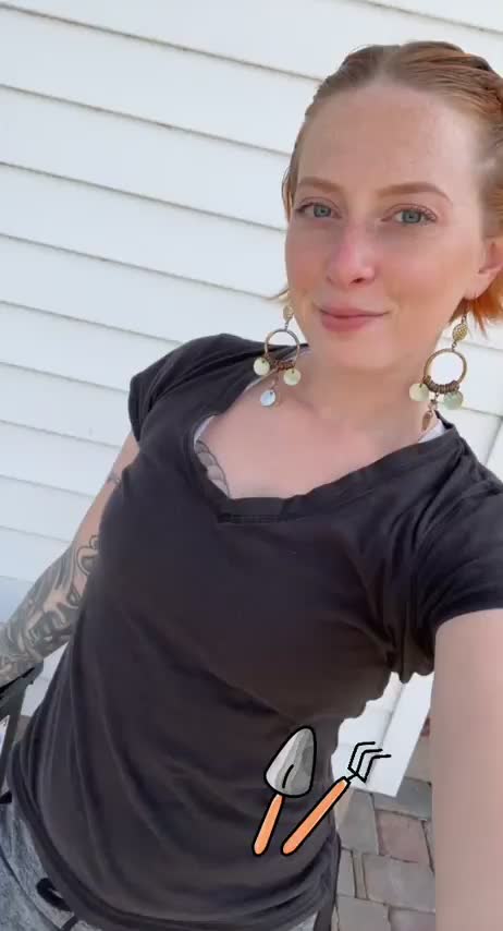 Let’s work in the garden together | Scrolller