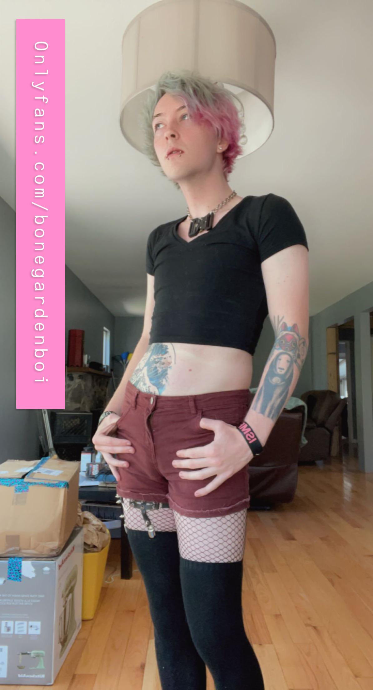 Lewd emo boi | Scrolller