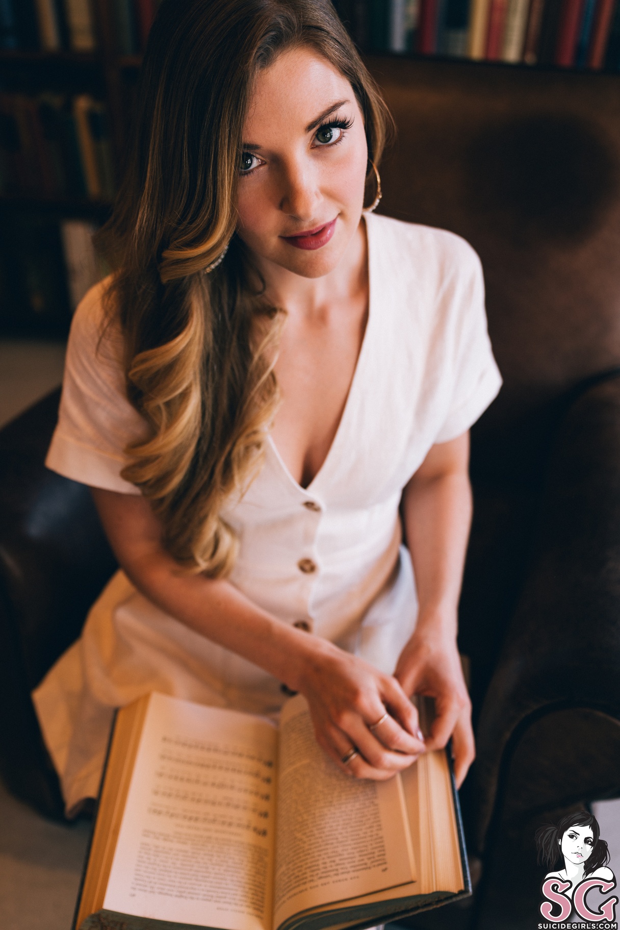 Hi from this long haired girl | Scrolller