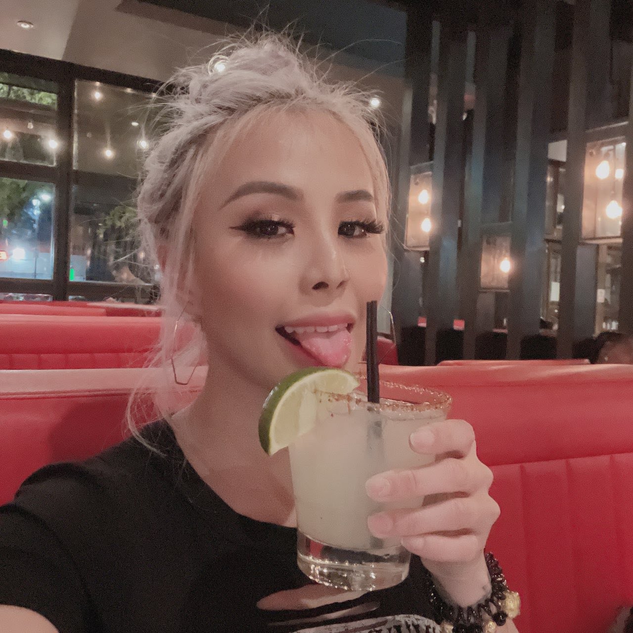 Lick lick lick | Scrolller