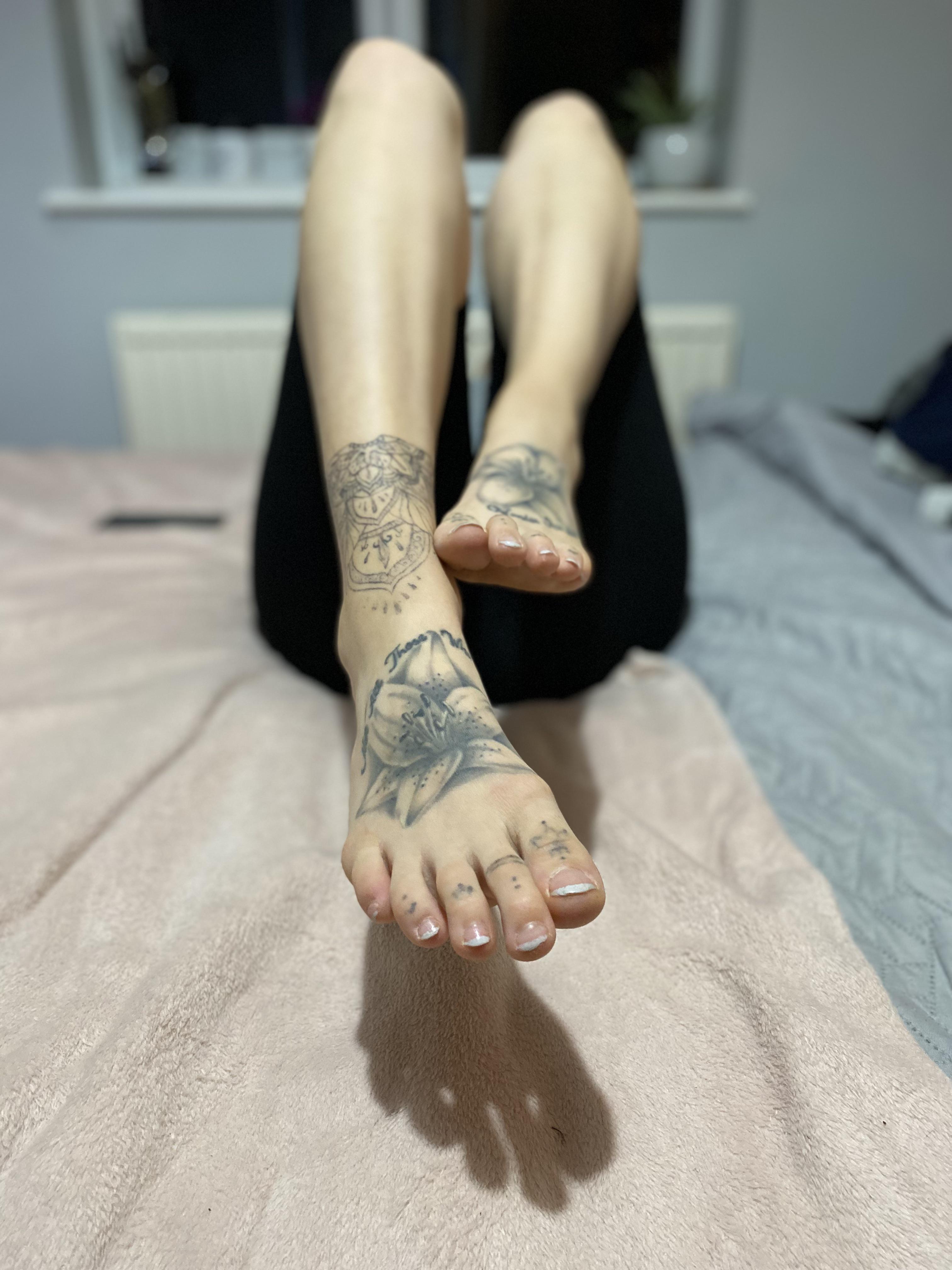 Lick them now 😈 | Scrolller