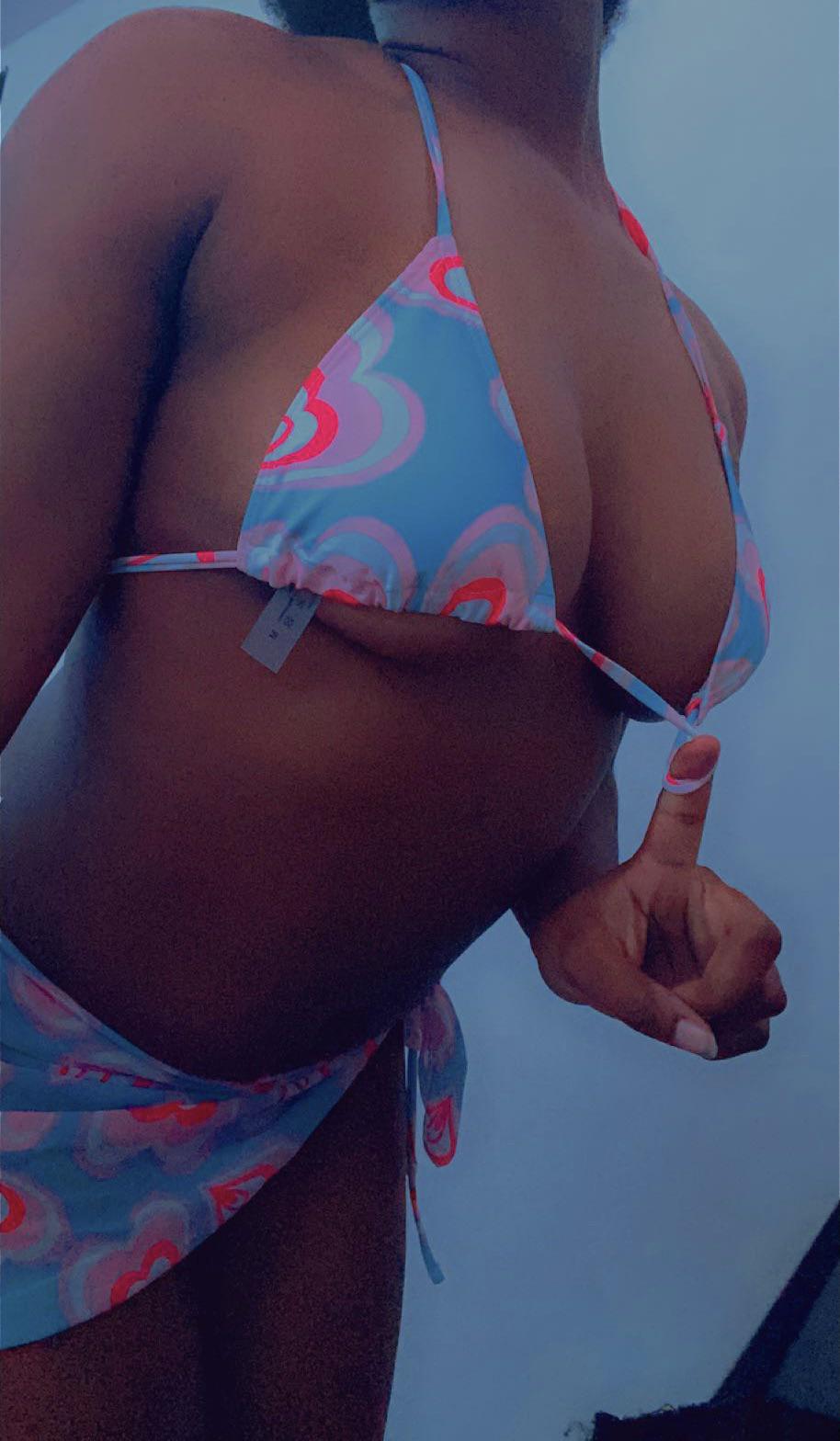 Lick your screen 🍒 | Scrolller