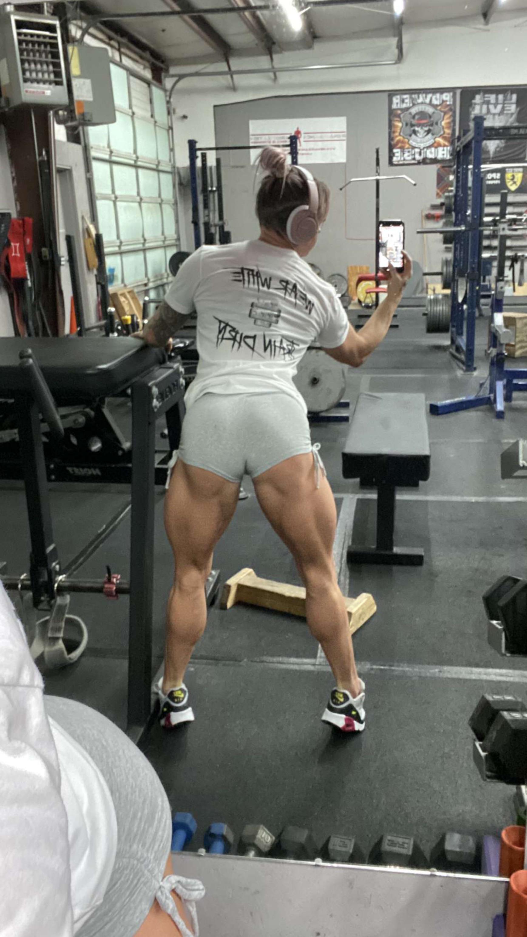 @lifting_kitty. | Scrolller