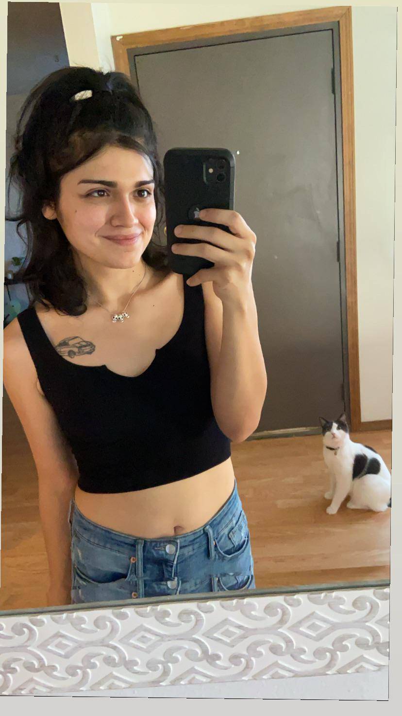 light makeup, do i pass? | Scrolller