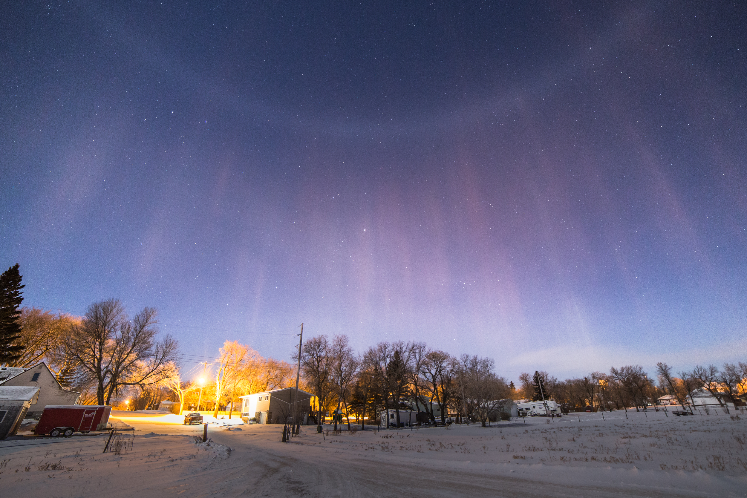 Light Pillars and Moon Halo | Scrolller