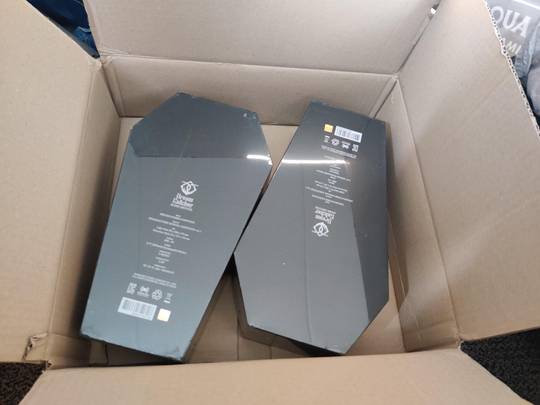 Lightstick's minimalistic packaging | Scrolller