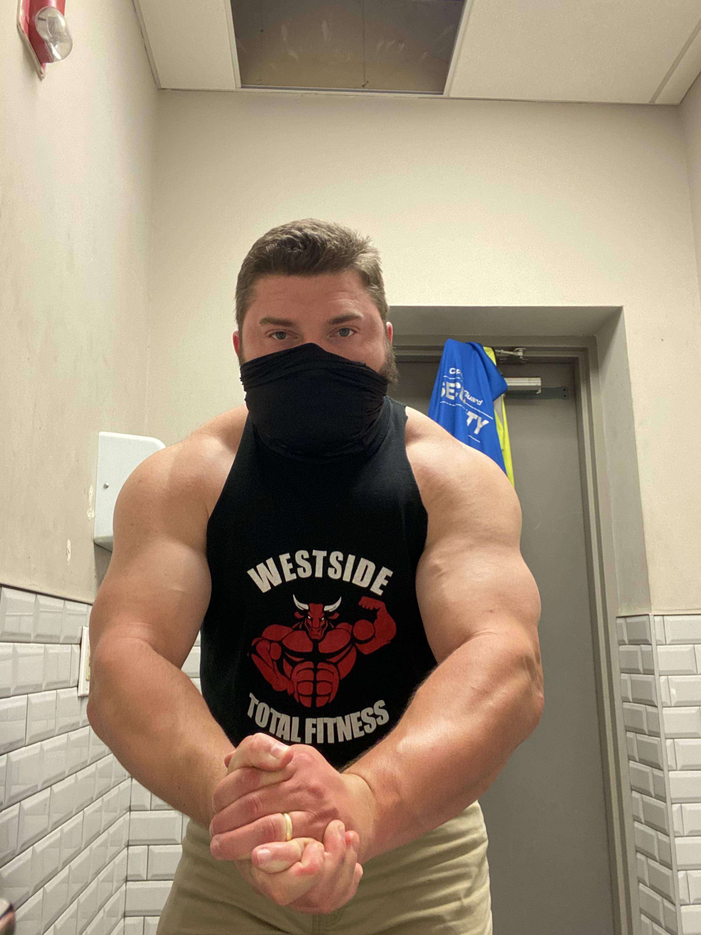 Do you like muscles? | Scrolller