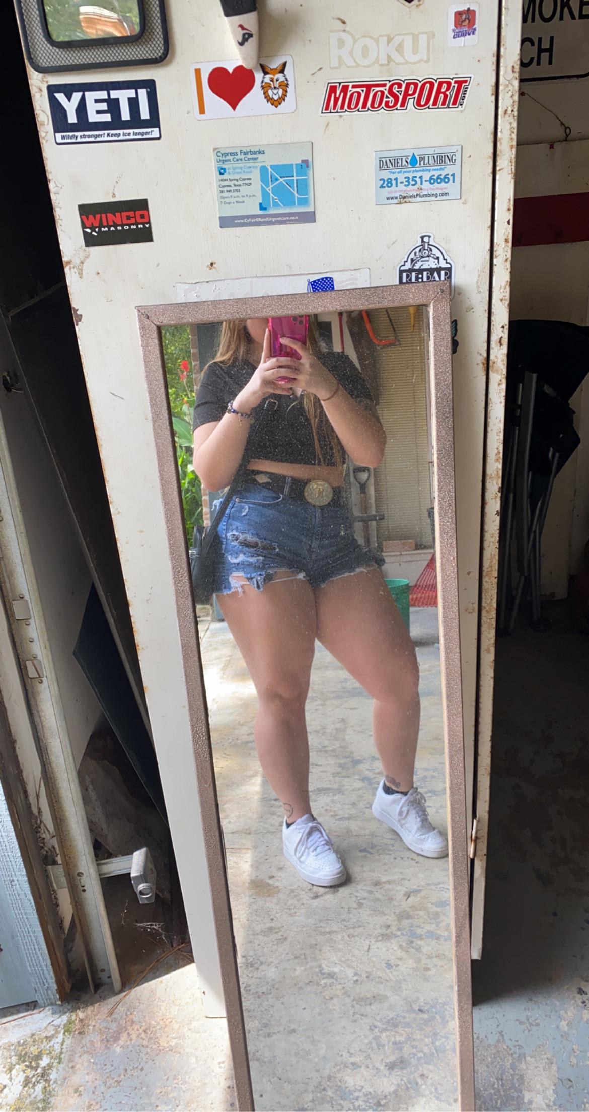 Like my belt buckle? | Scrolller