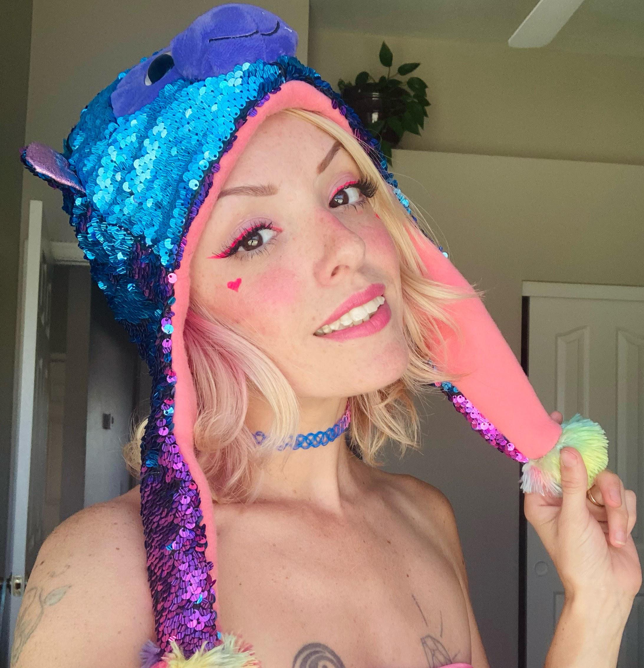 Like my hat? It's got me feeling sparkly! 🤣 | Scrolller