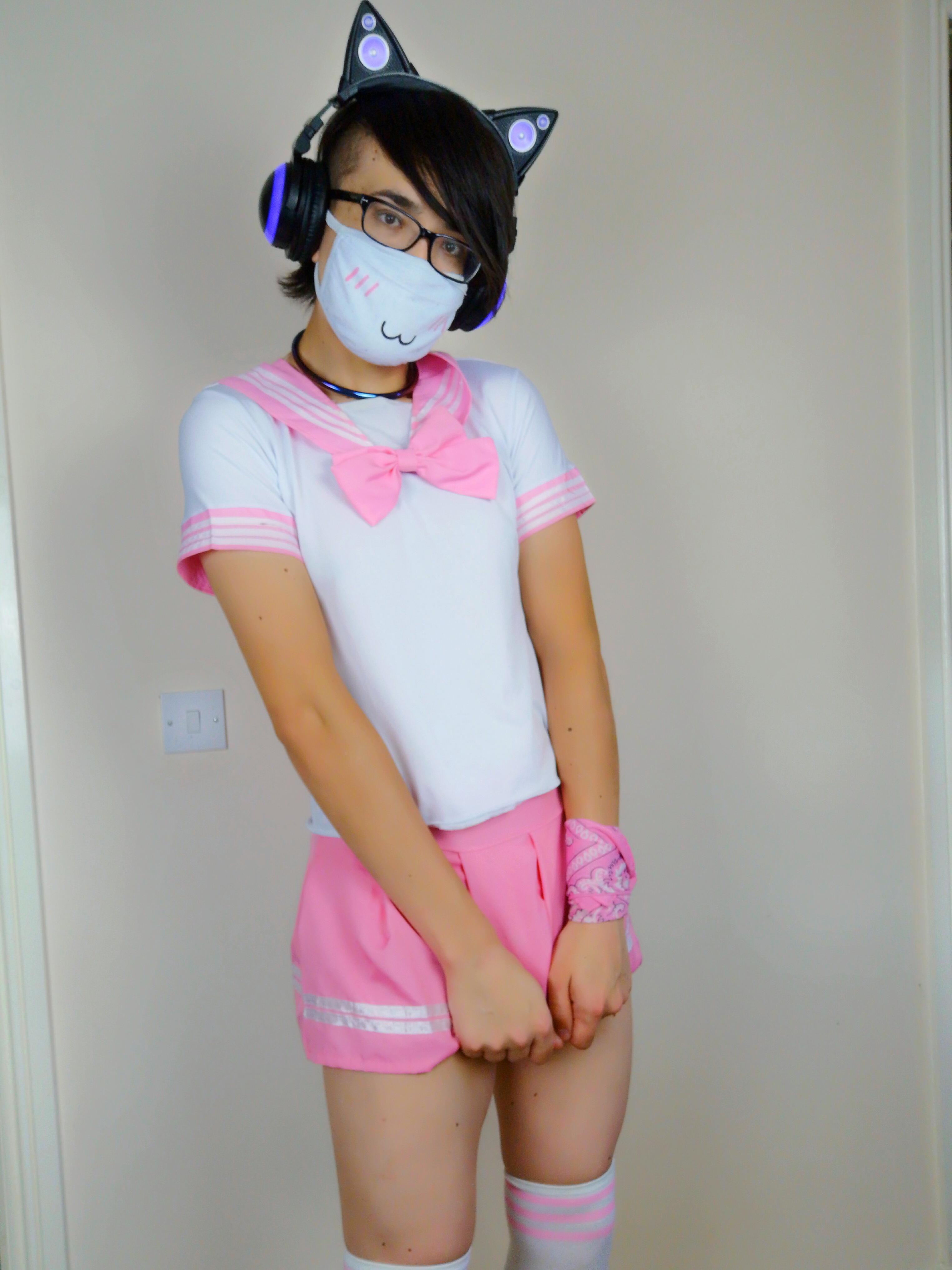 Lil bit nerdy hehe | Scrolller