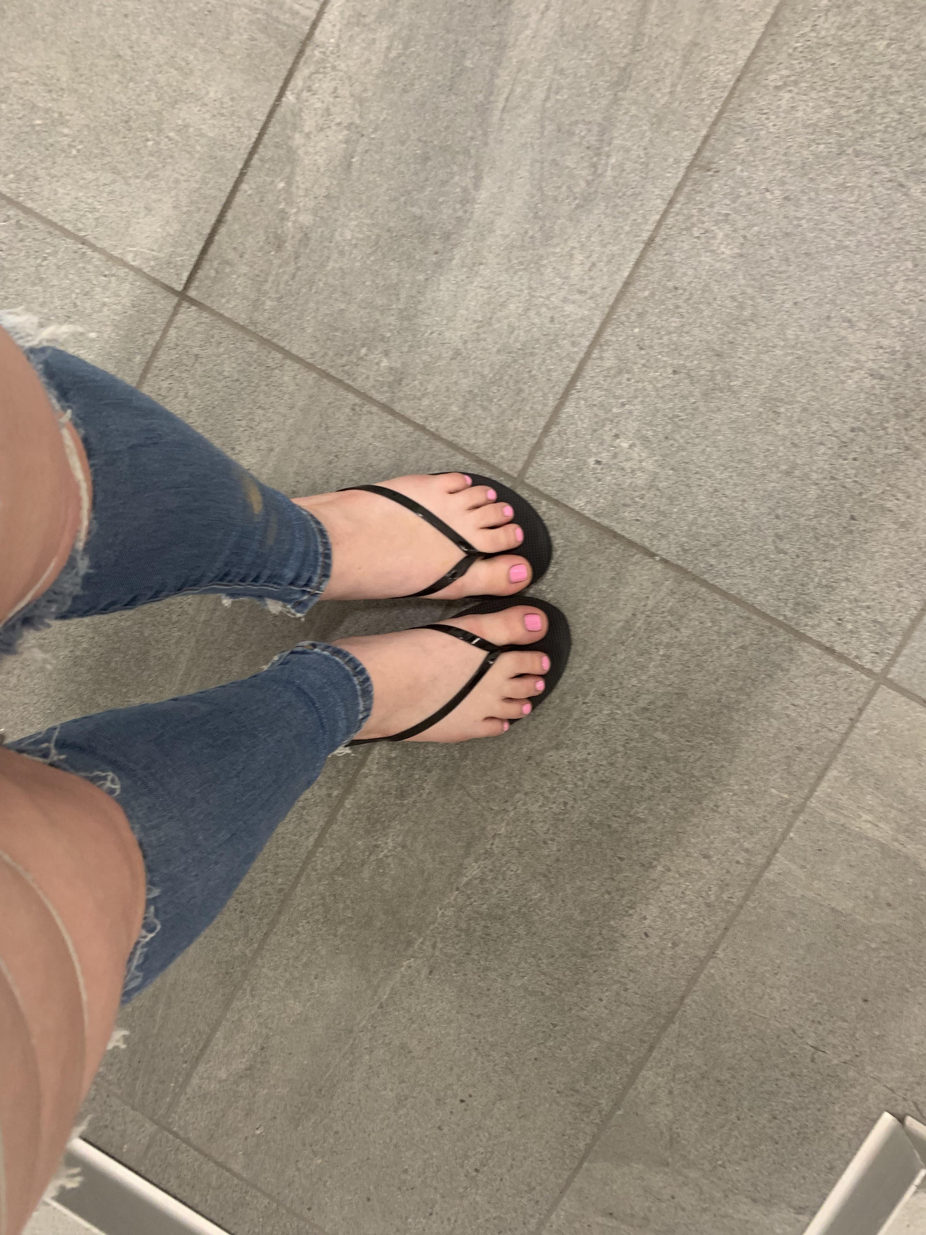 Lil Toes Scrolller