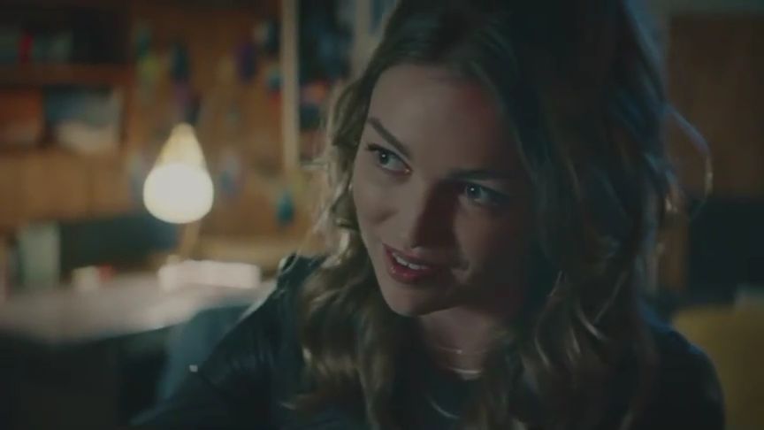 lili simmons | Scrolller