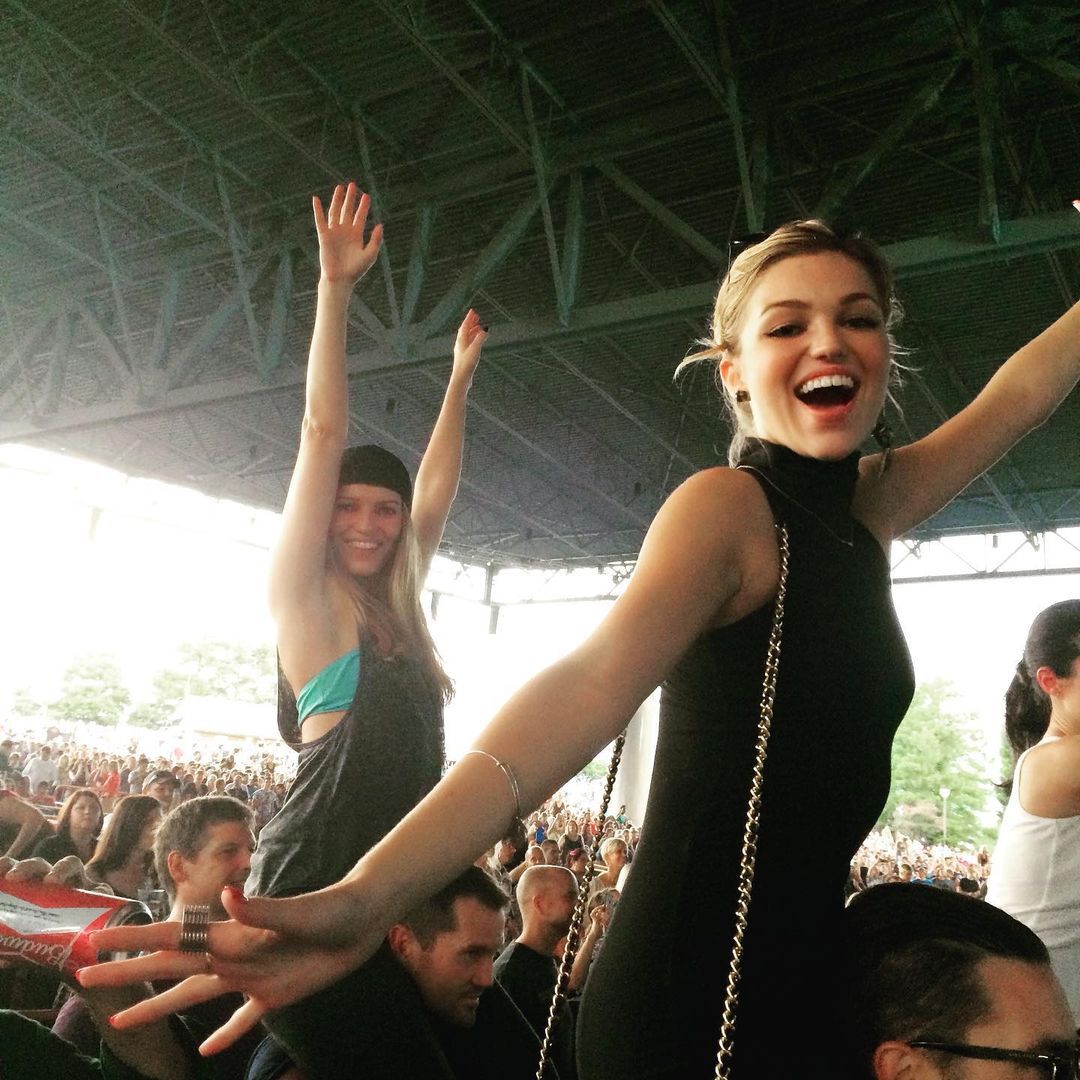 lili simmons | Scrolller