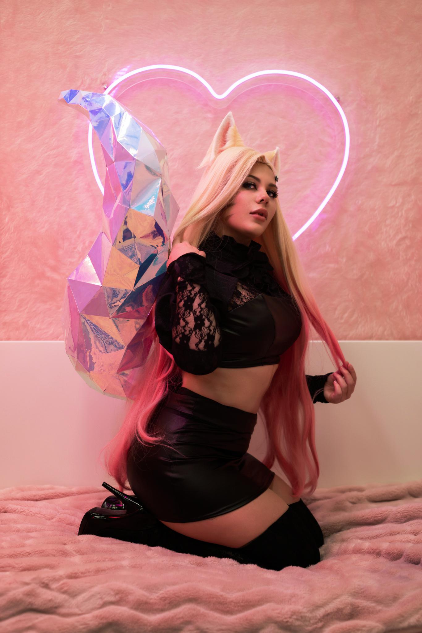 Lilla Bee Cosplay - Ahri Baddest LOL | Scrolller