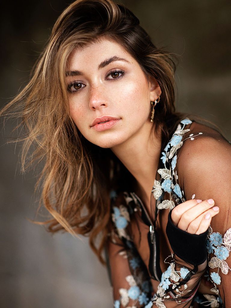 Lilly Lagodka [irtr] | Scrolller