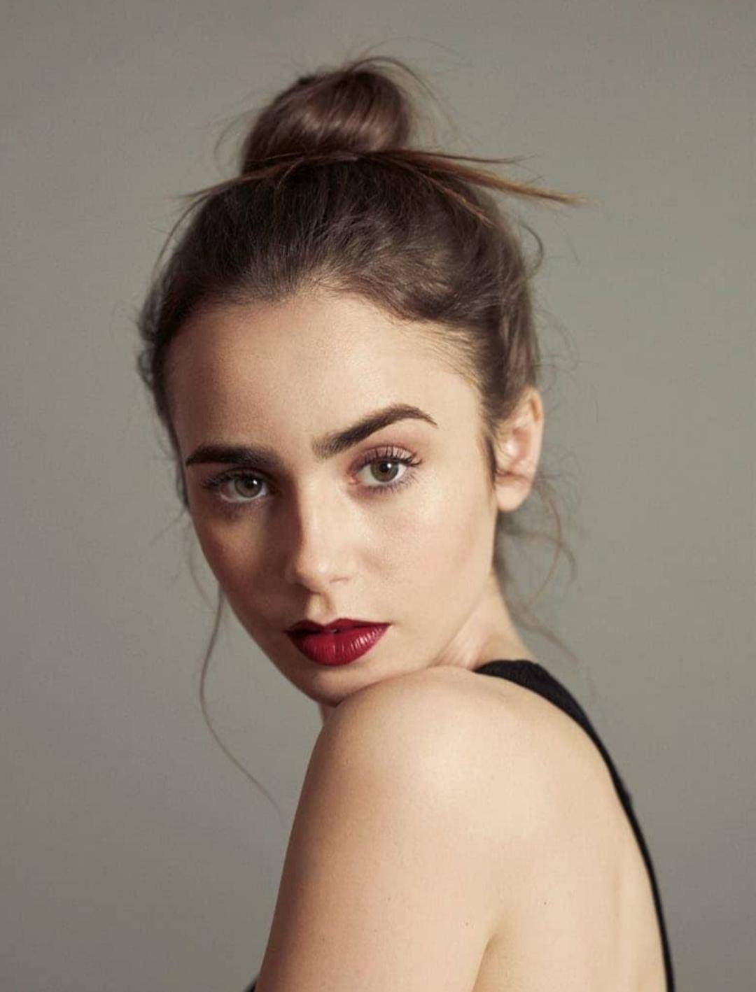 Lily Collins | Scrolller