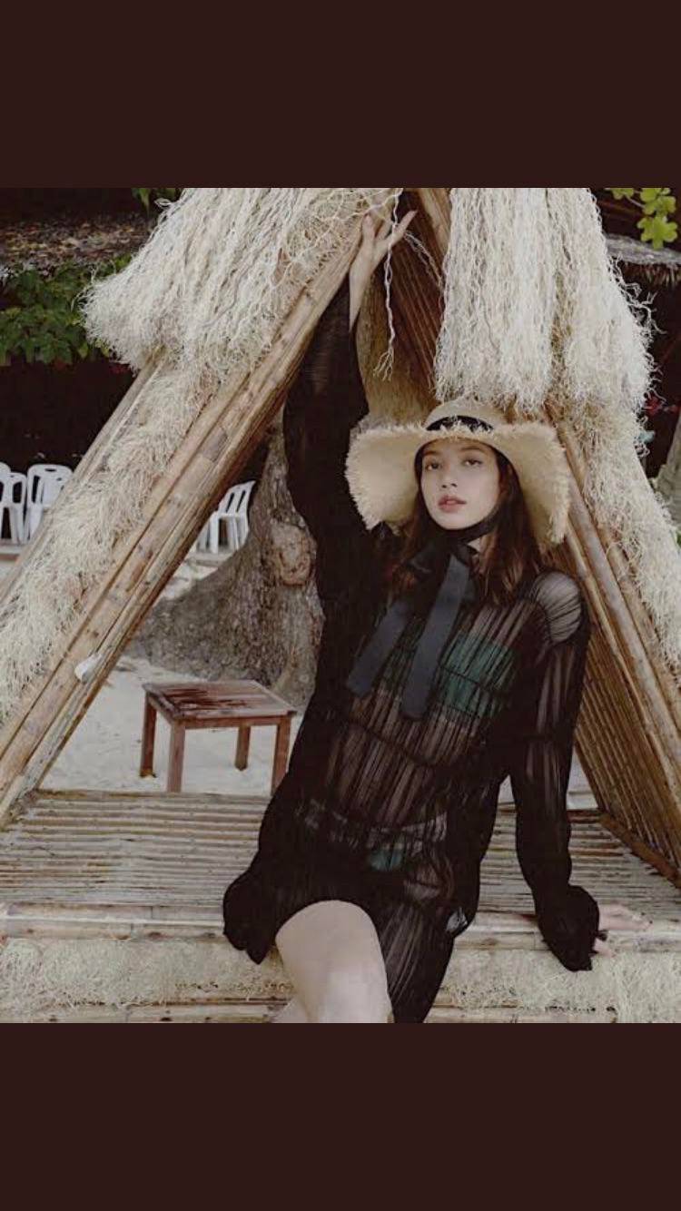 lisa in hidden bikini | Scrolller