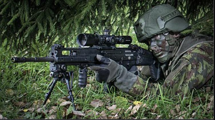 Lithuanian Soldier with SCAR-H PR | Scrolller