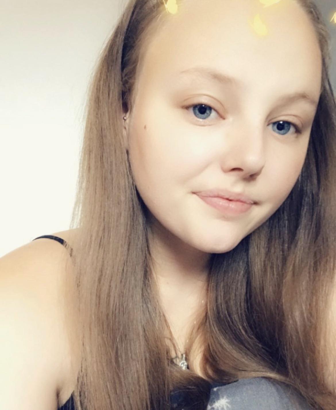 Little bit of makeup thought I look okay don’t be too mean ️ | Scrolller