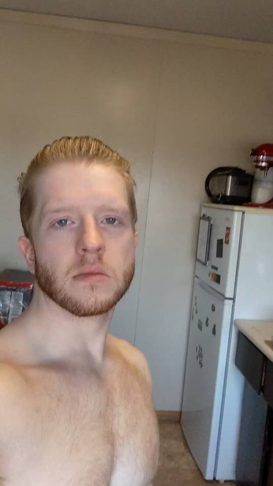 Little teasing while I make breakfast | Scrolller