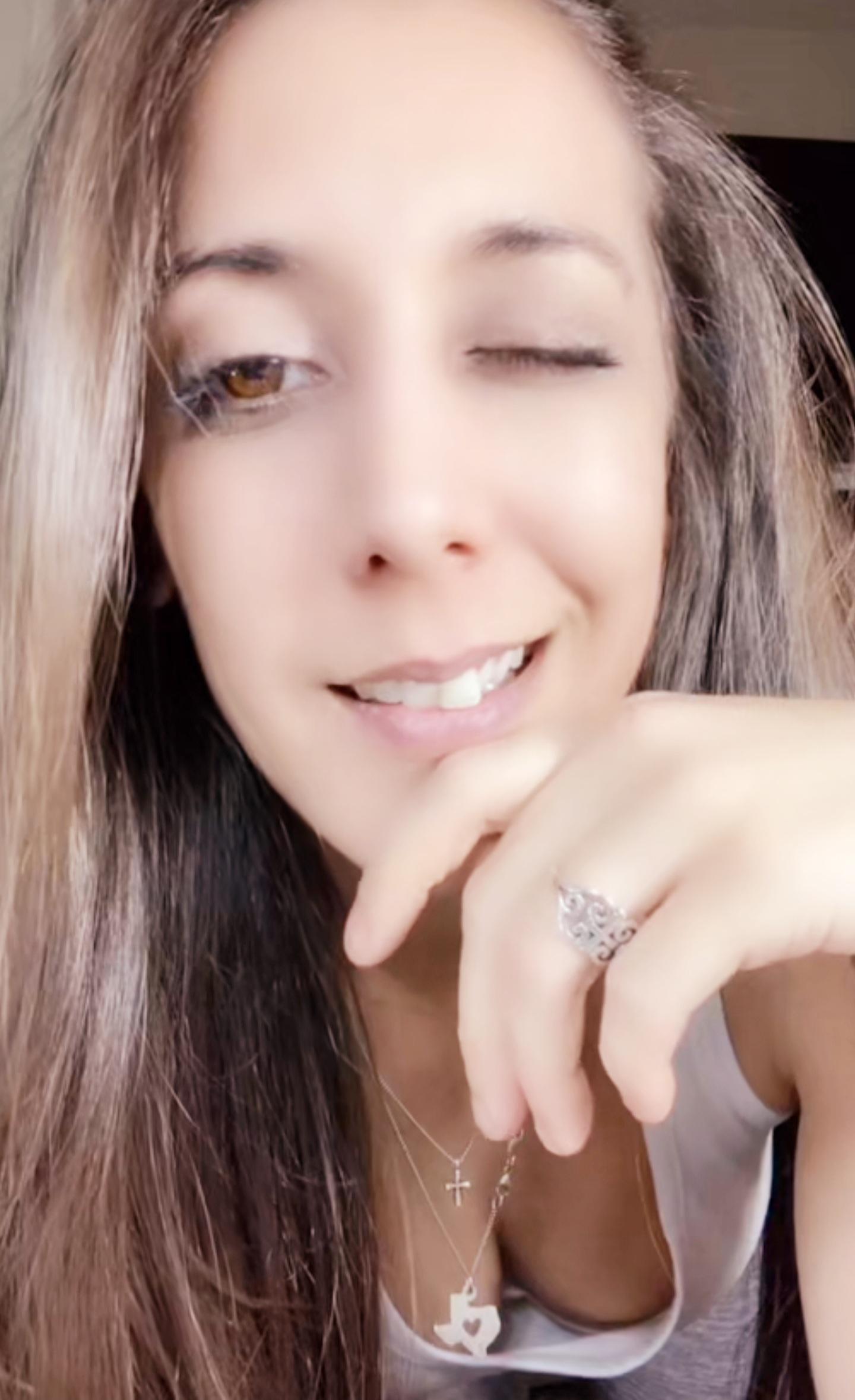 Live right now @isabella_diane | Scrolller