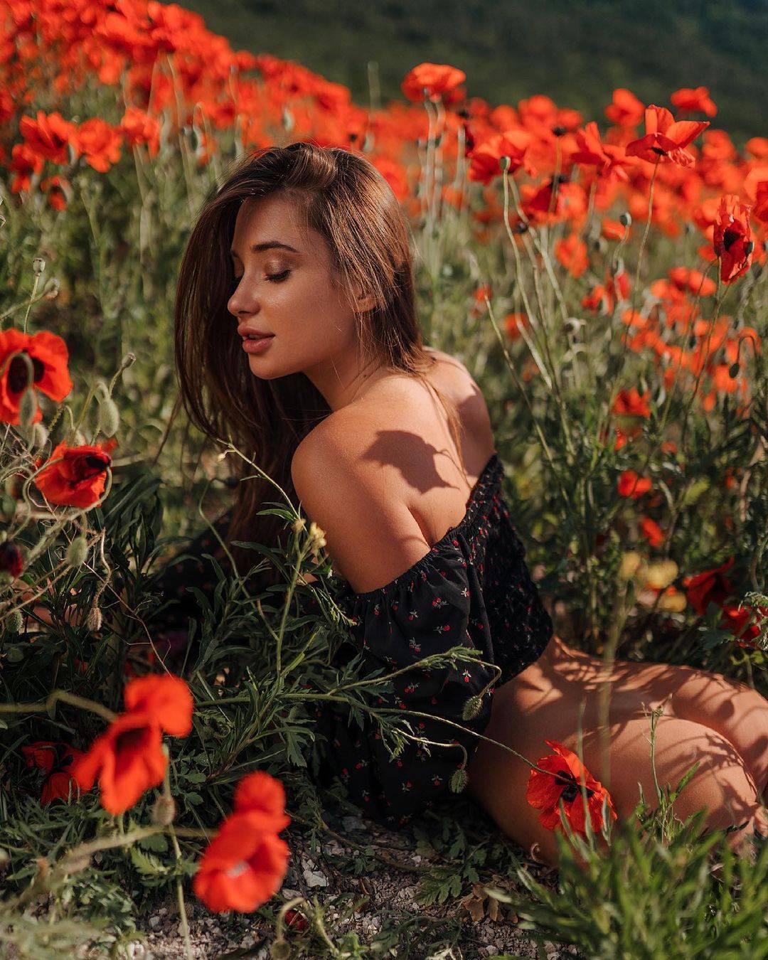 Liya Silver | Scrolller