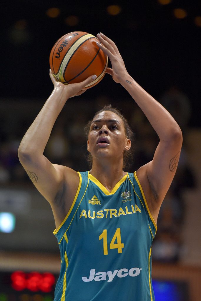 Liz Cambage (Basketball) | Scrolller