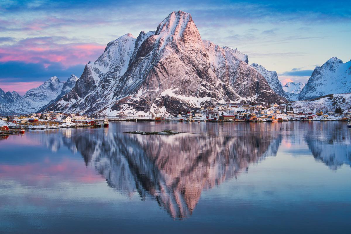 Lofoten sunrise | Scrolller