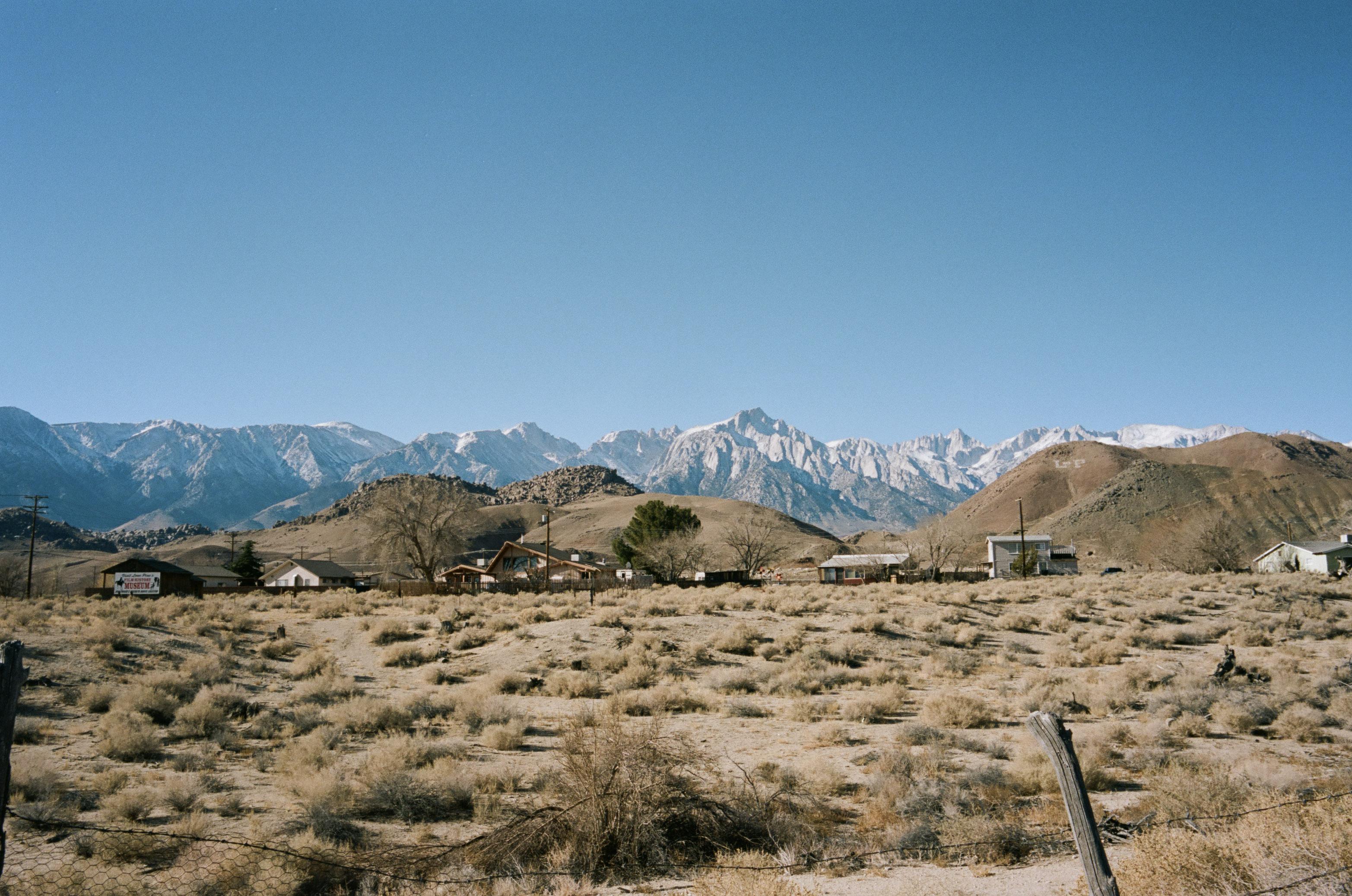 Lone Pine, California [3130x2075] [OC] | Scrolller