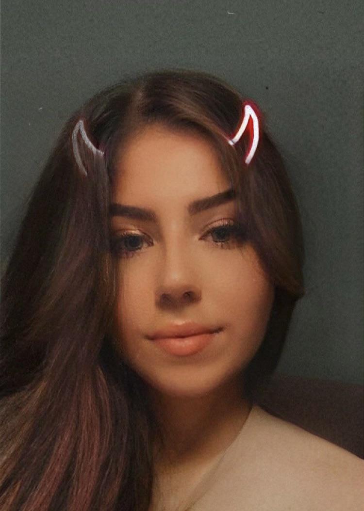 Lonely and slutty | Scrolller