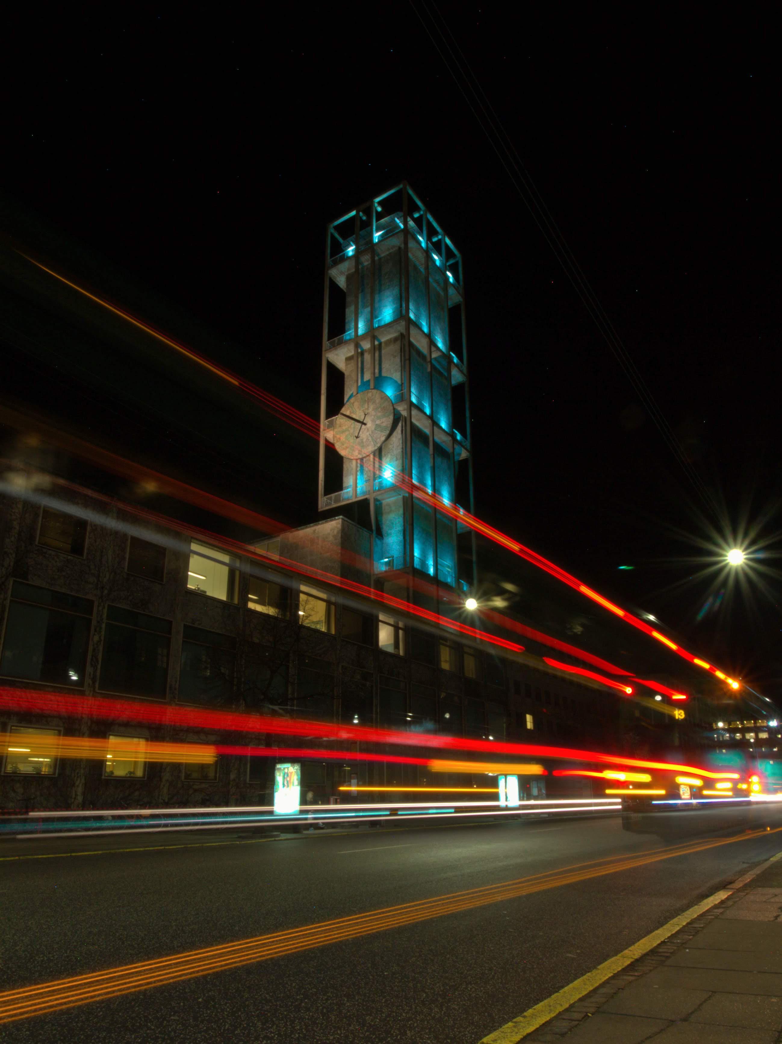 Long exposure af rådhustårnet. | Scrolller