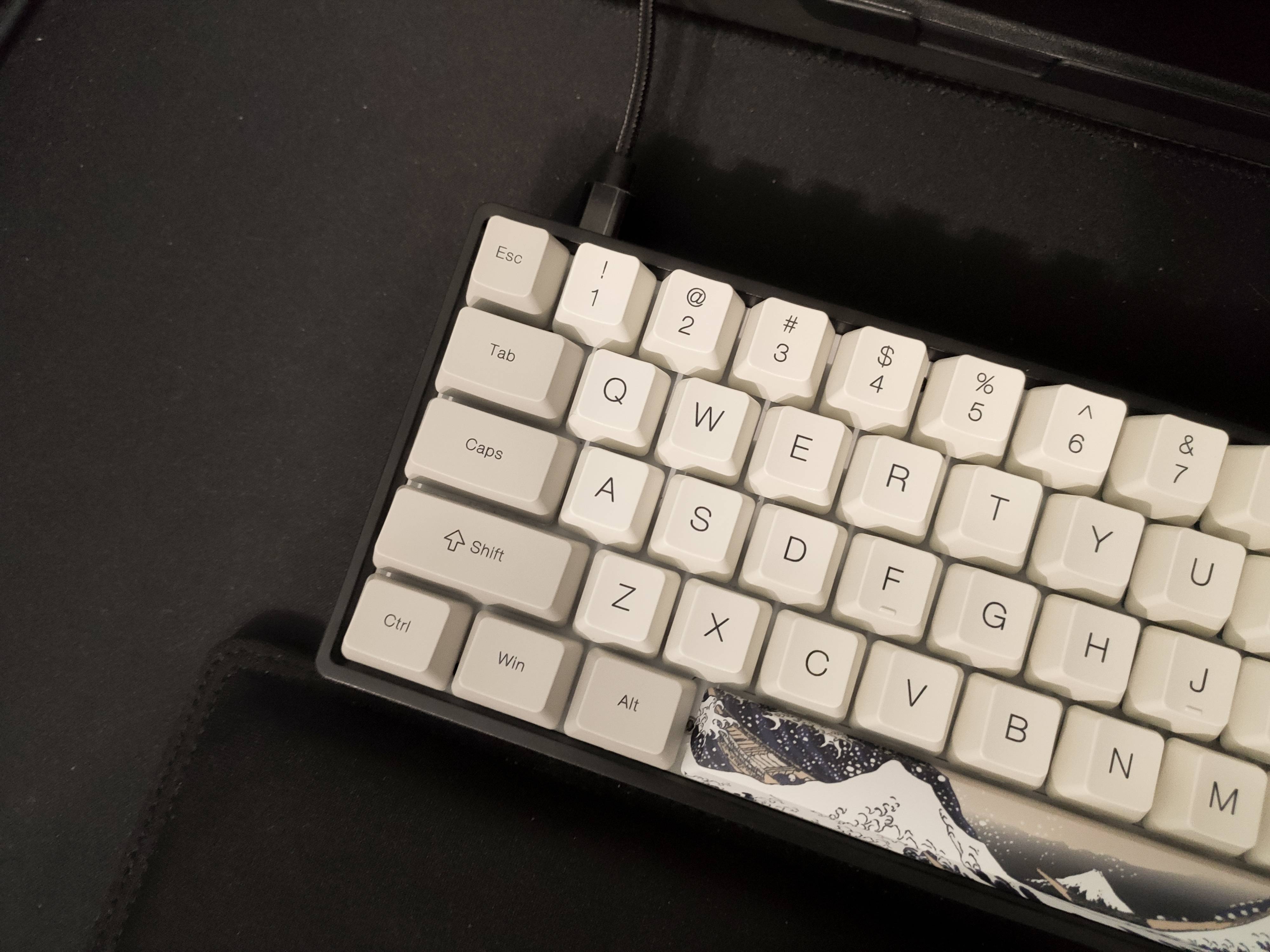 Long time lurker, and finally my first build. GK68X with Akko CS Ocean Blues. | Scrolller