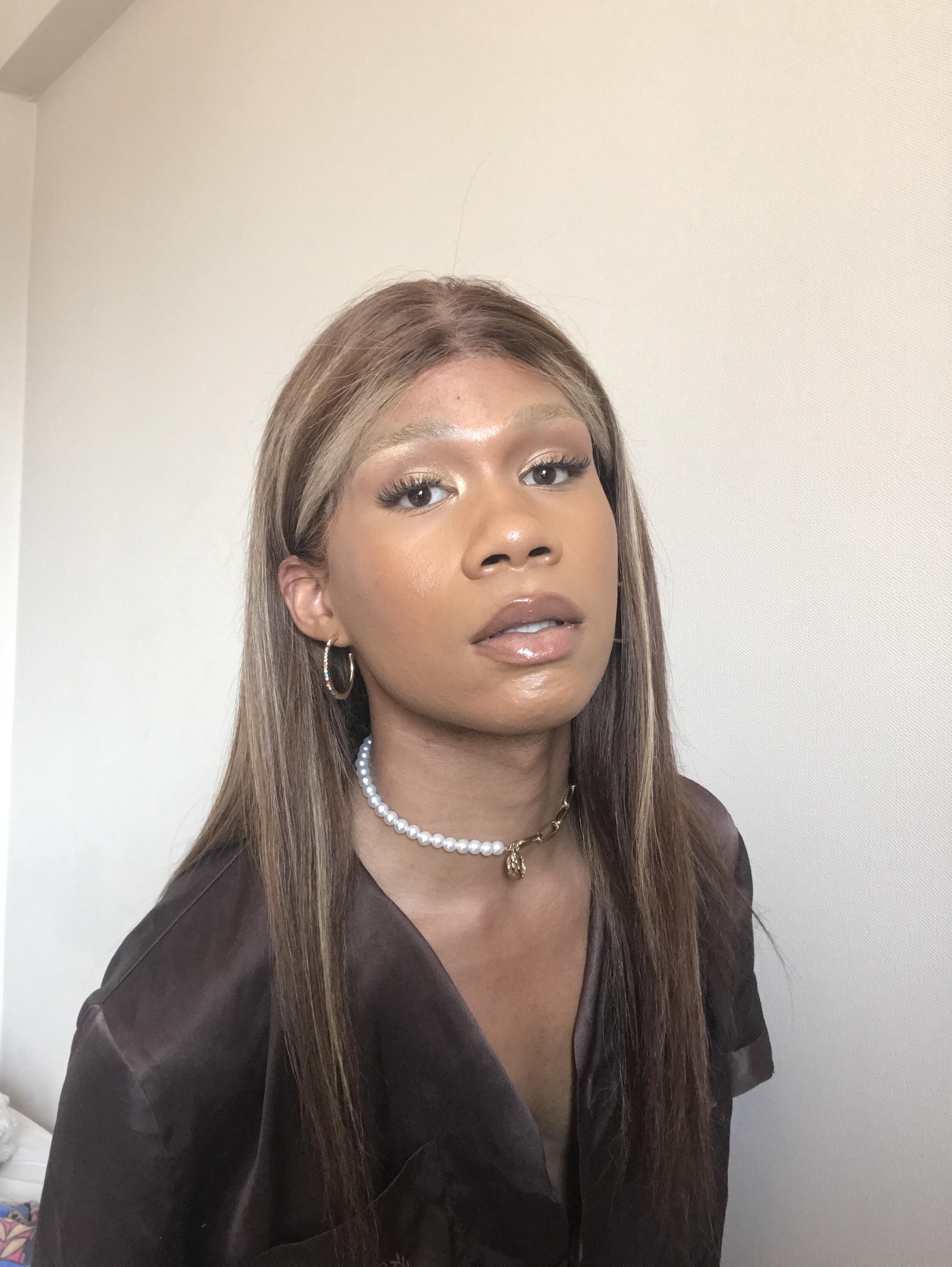 Look at my juicy lips ☺️ | Scrolller