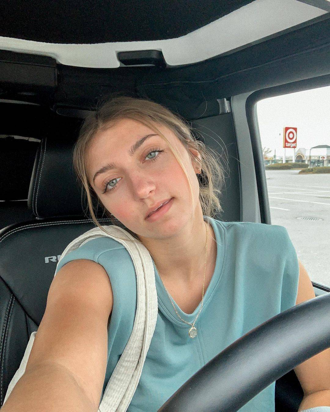 Look at that face | Scrolller