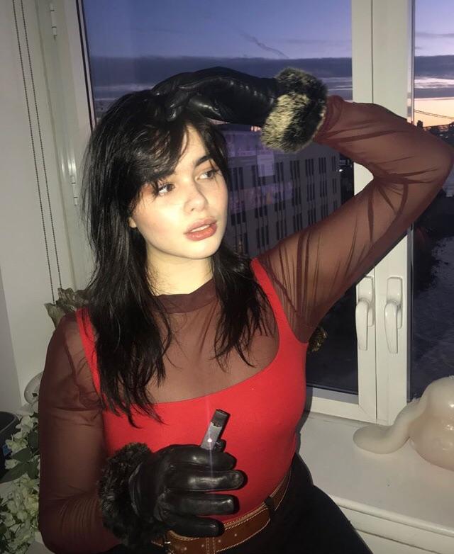 Look away | Scrolller