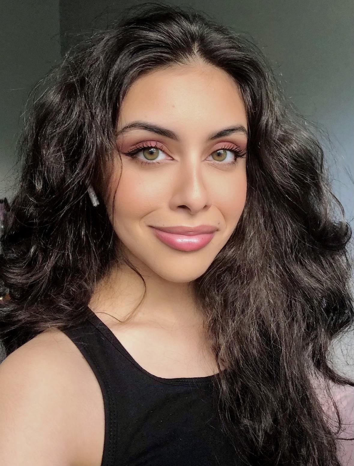 Plump lip smile 😍🥰😘 | Scrolller