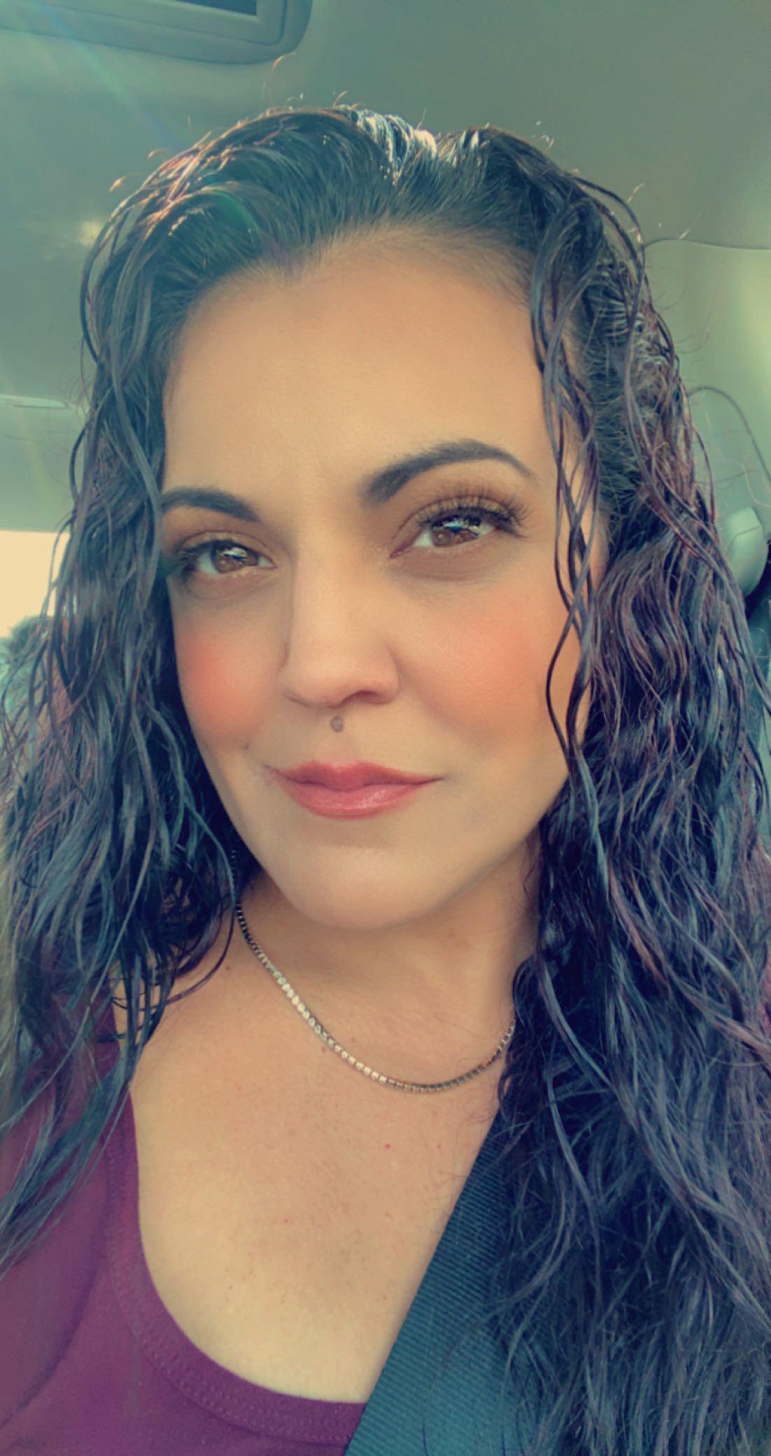 Looking for a couple | Scrolller