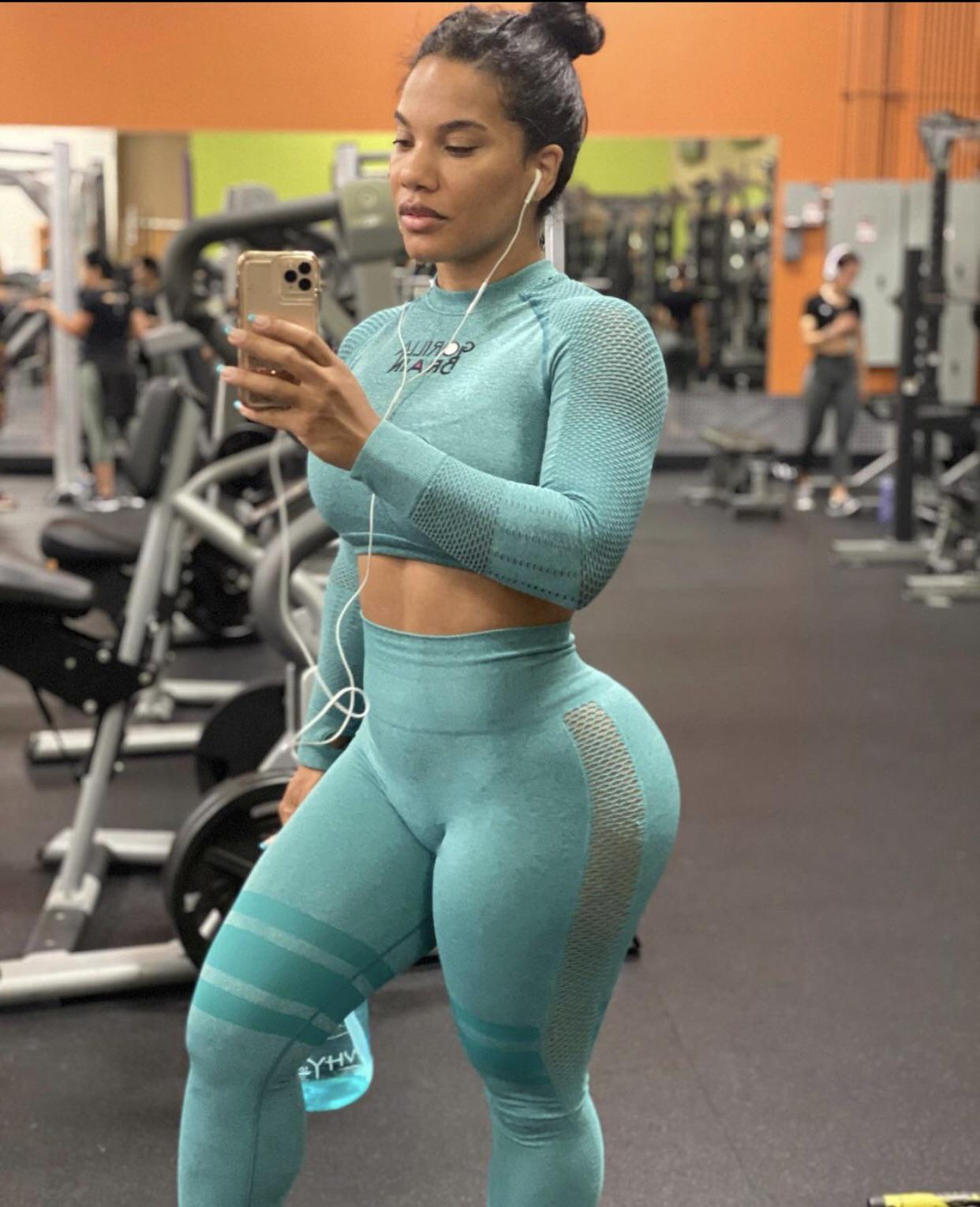 Looking like mint chocolate chip ice cream 🤣 | Scrolller