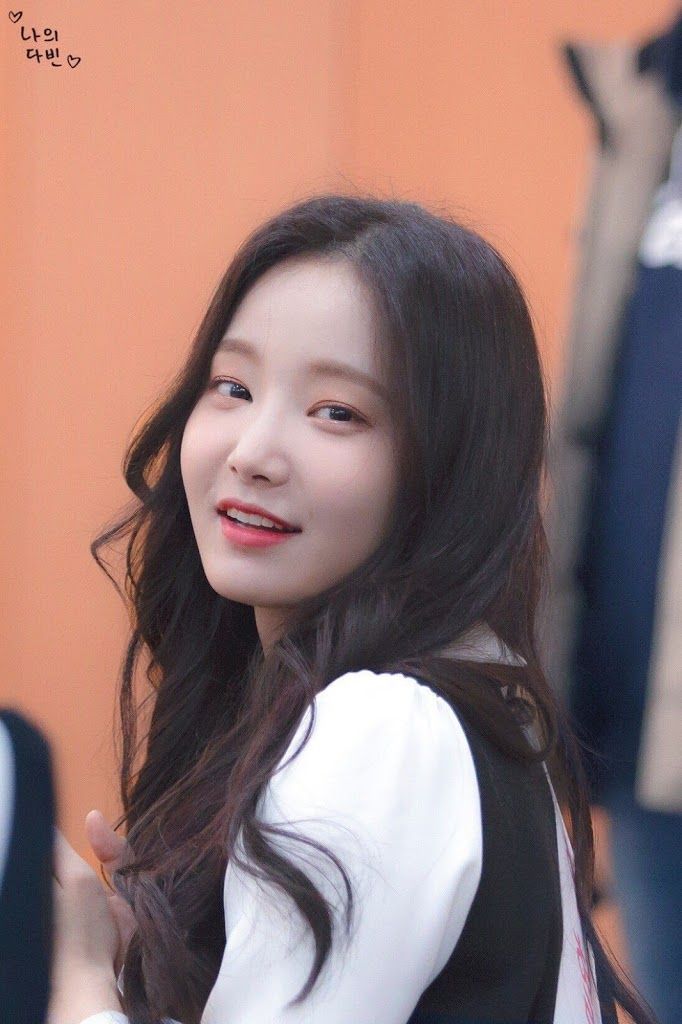 Looking sideways | Scrolller