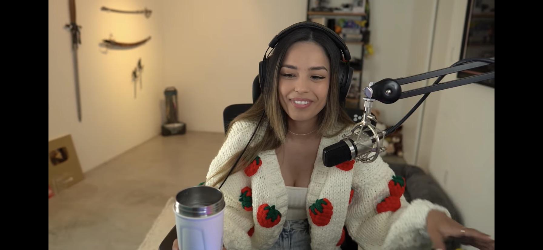 Looking so hot on new stream | Scrolller