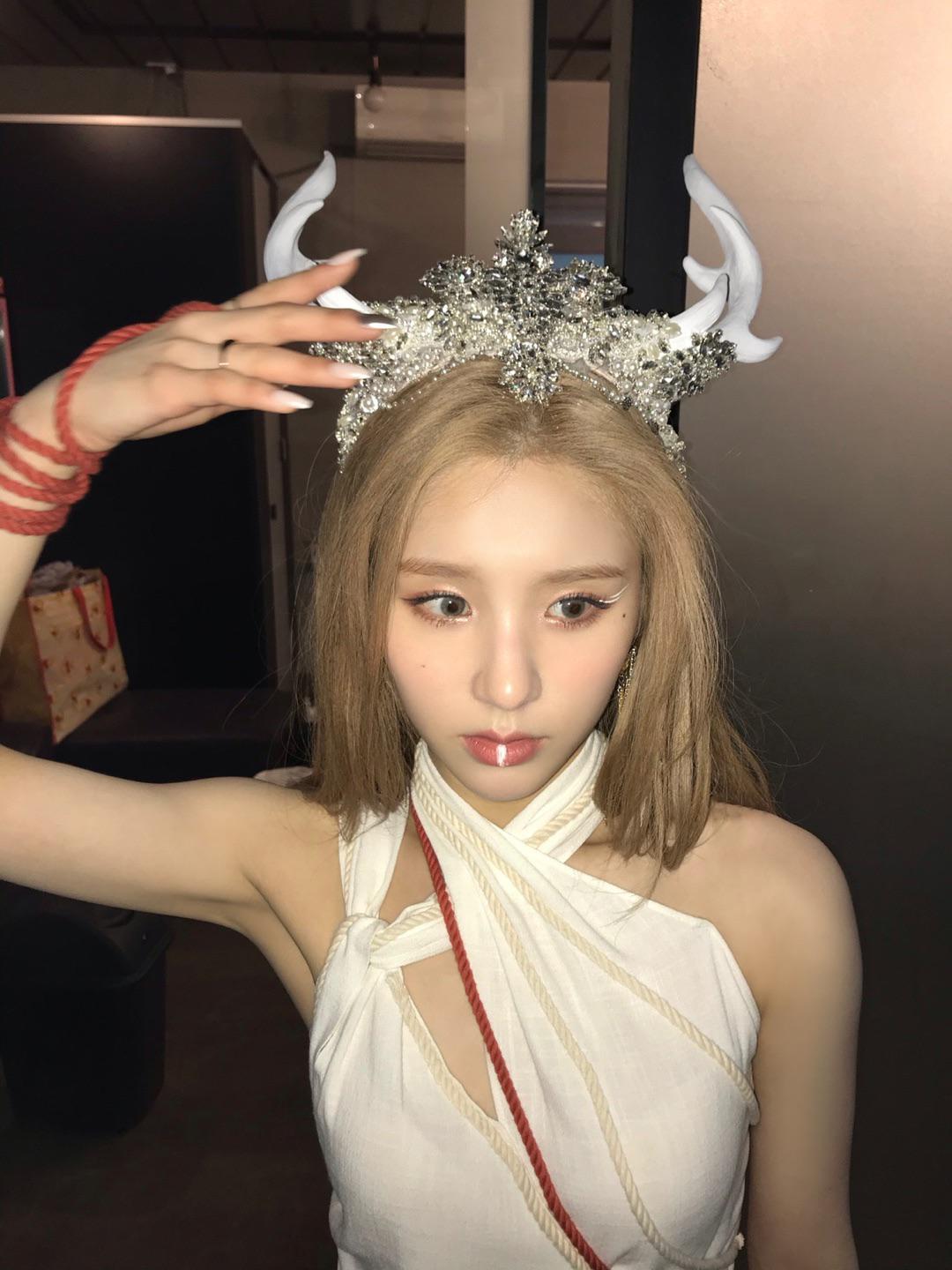 Loona - Heejin | Scrolller