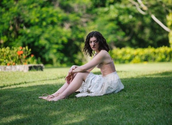 Lorde | Scrolller