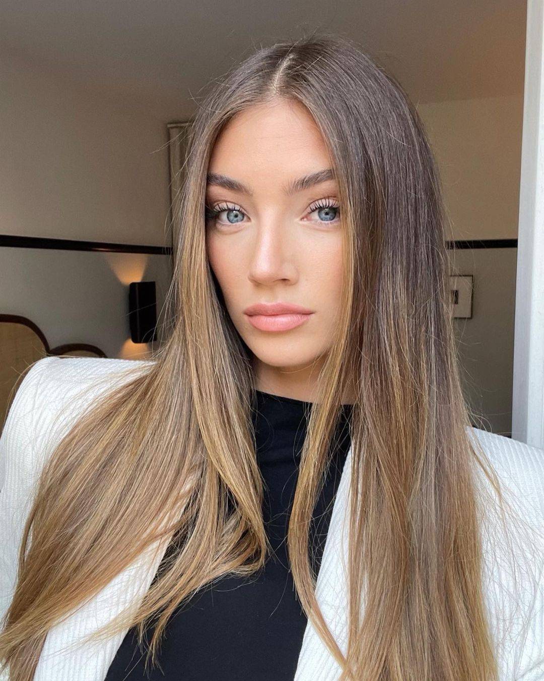 Lorena Rae | Scrolller