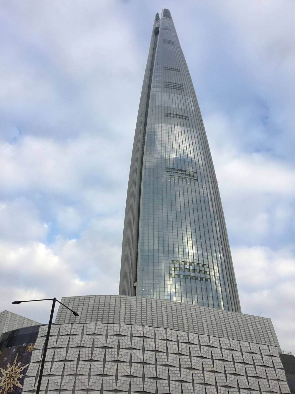Lotte World Tower, Seoul, South Korea | Scrolller