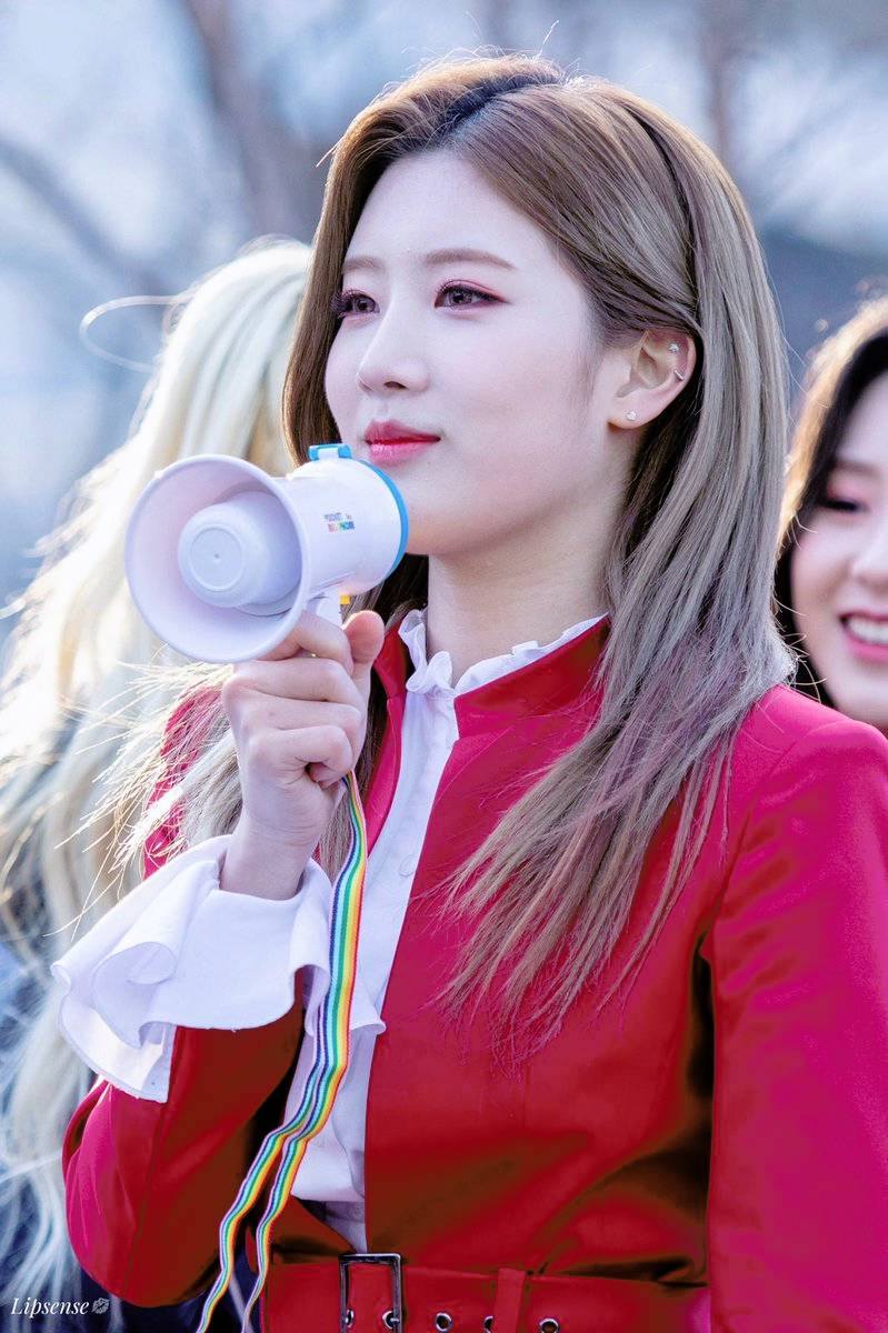 Loud Lip | Scrolller