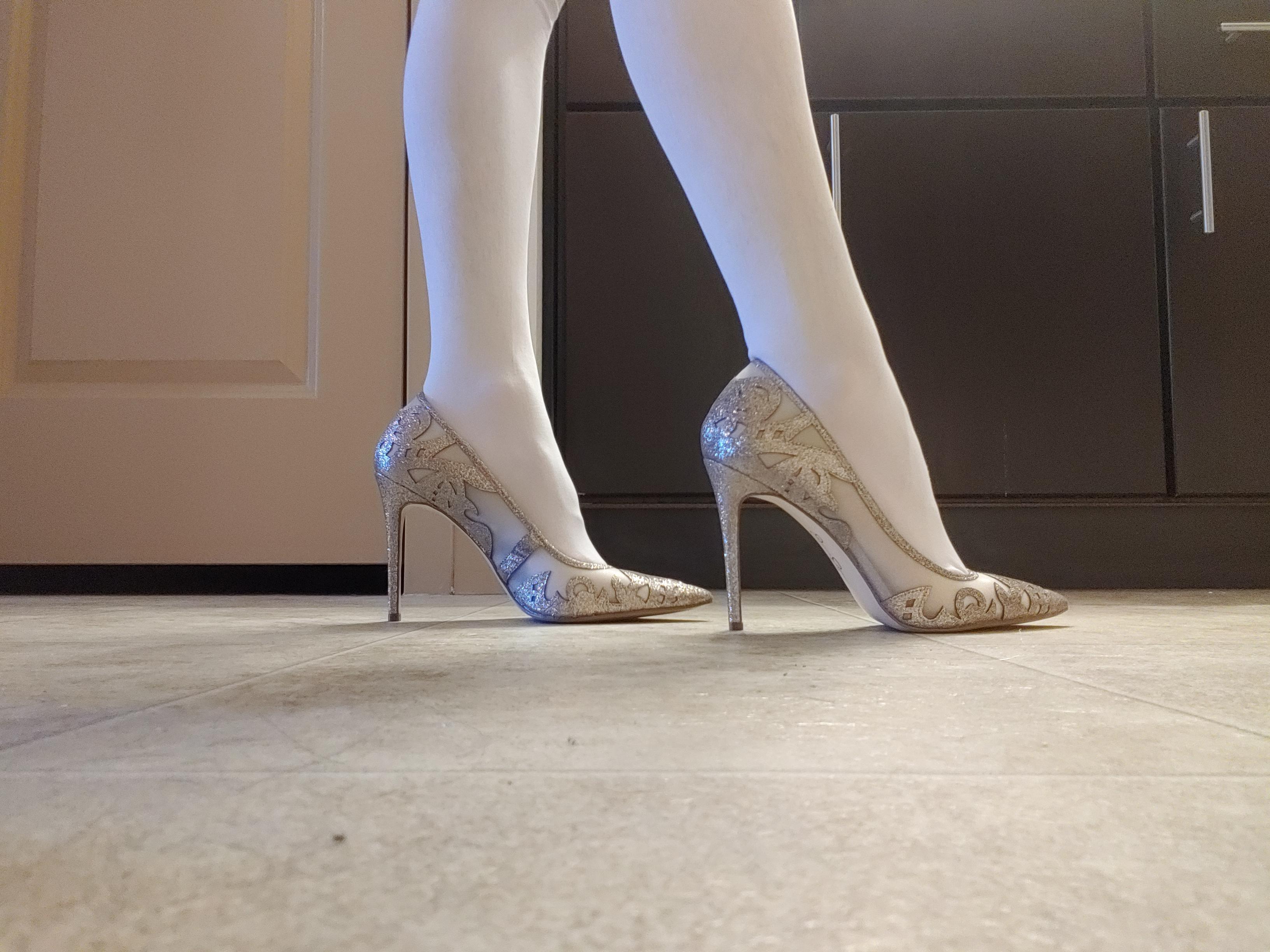 Love a good sparkly heel | Scrolller