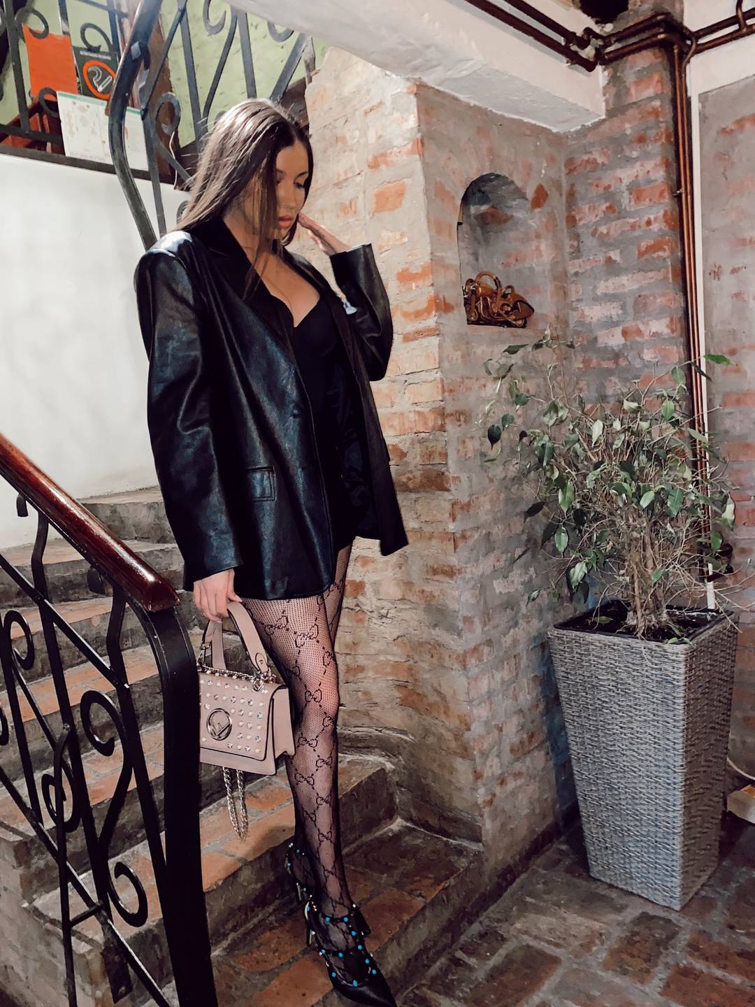 Love How She Dresses Her Legs And Feet Are Out Of This World Scrolller