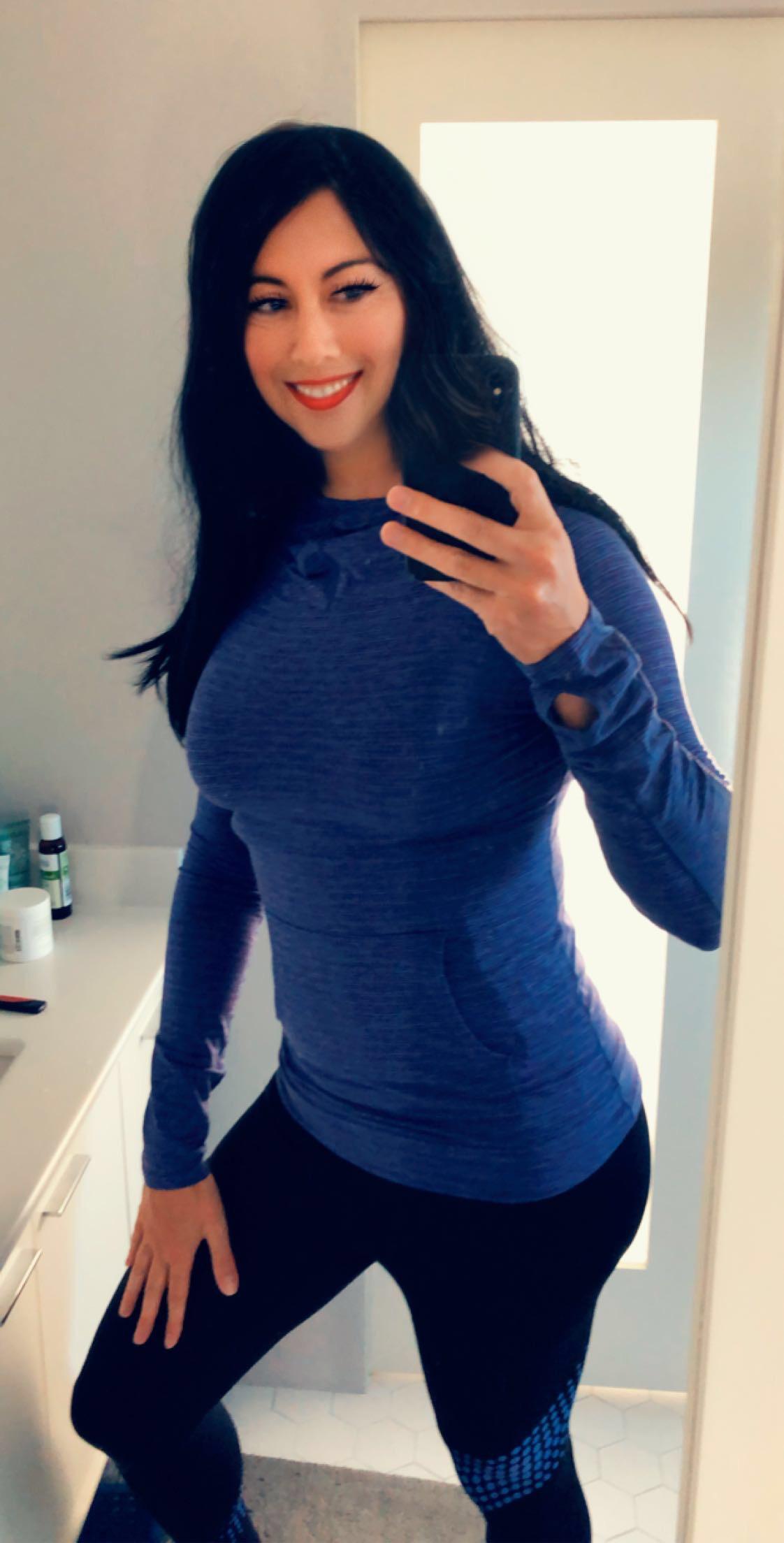 LOVE LOVE the way this athleisure feels...so tight and form fitting. Now off to 🏃🏻‍♀️! | Scrolller