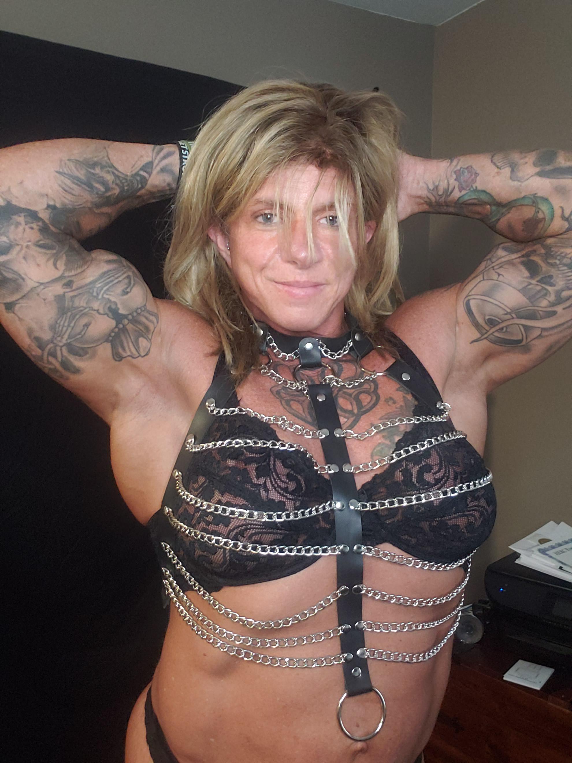 Love my chain vest! | Scrolller