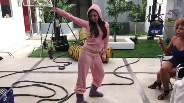 Love seeing Esther's cute body dancing | Scrolller